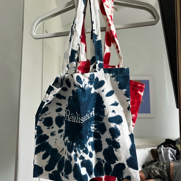 Realisation Par | Bags | Realisation Par Tiedye Tote Bag Red And Navy ...